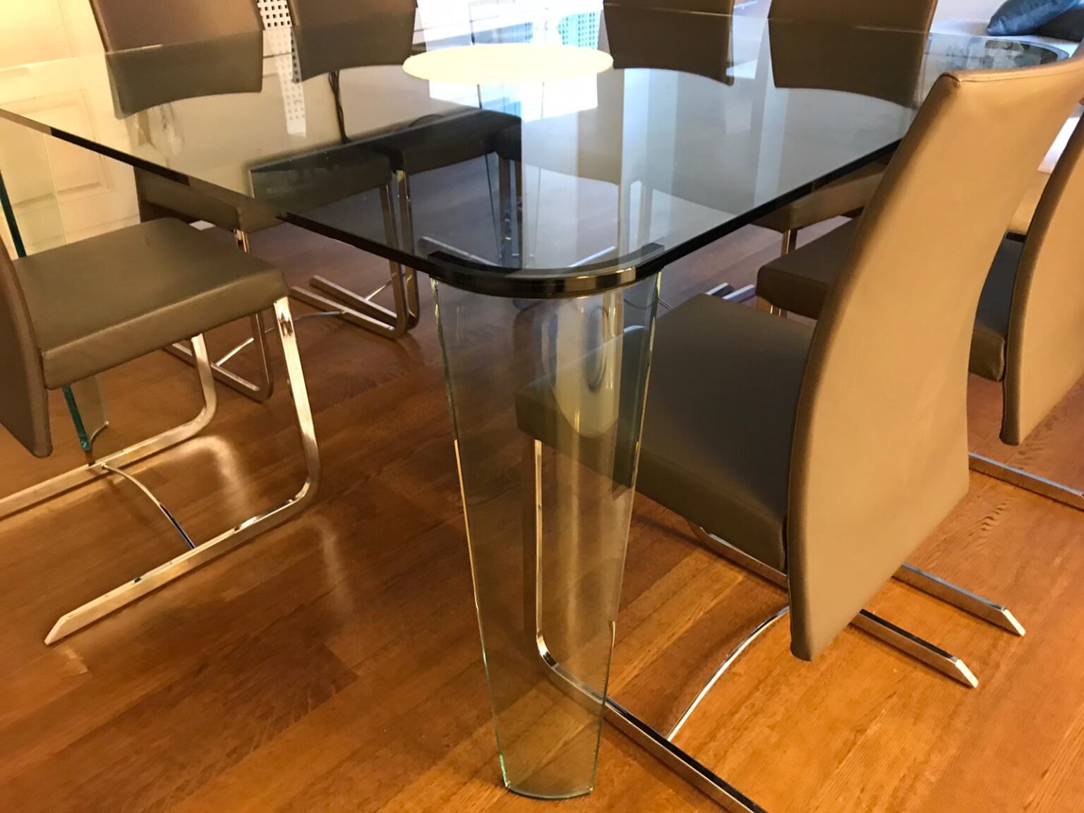 Custom Glass Table Top in New York - Custom Glass and Mirror NYC